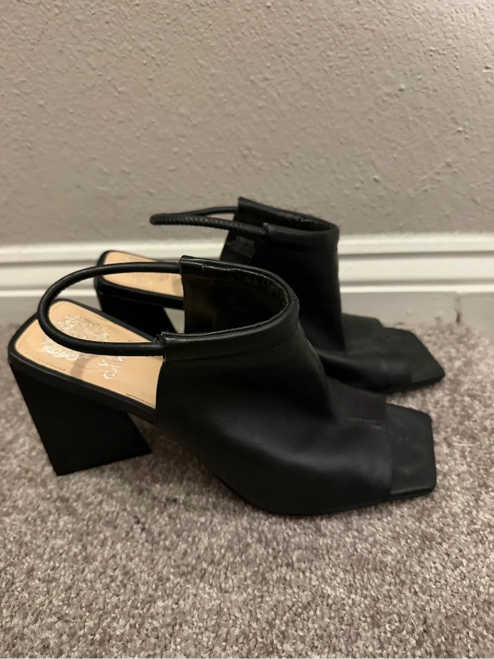 Vince Camuto | Shoes | Vince Camuto Black Leather Opensquare Toe Block ...